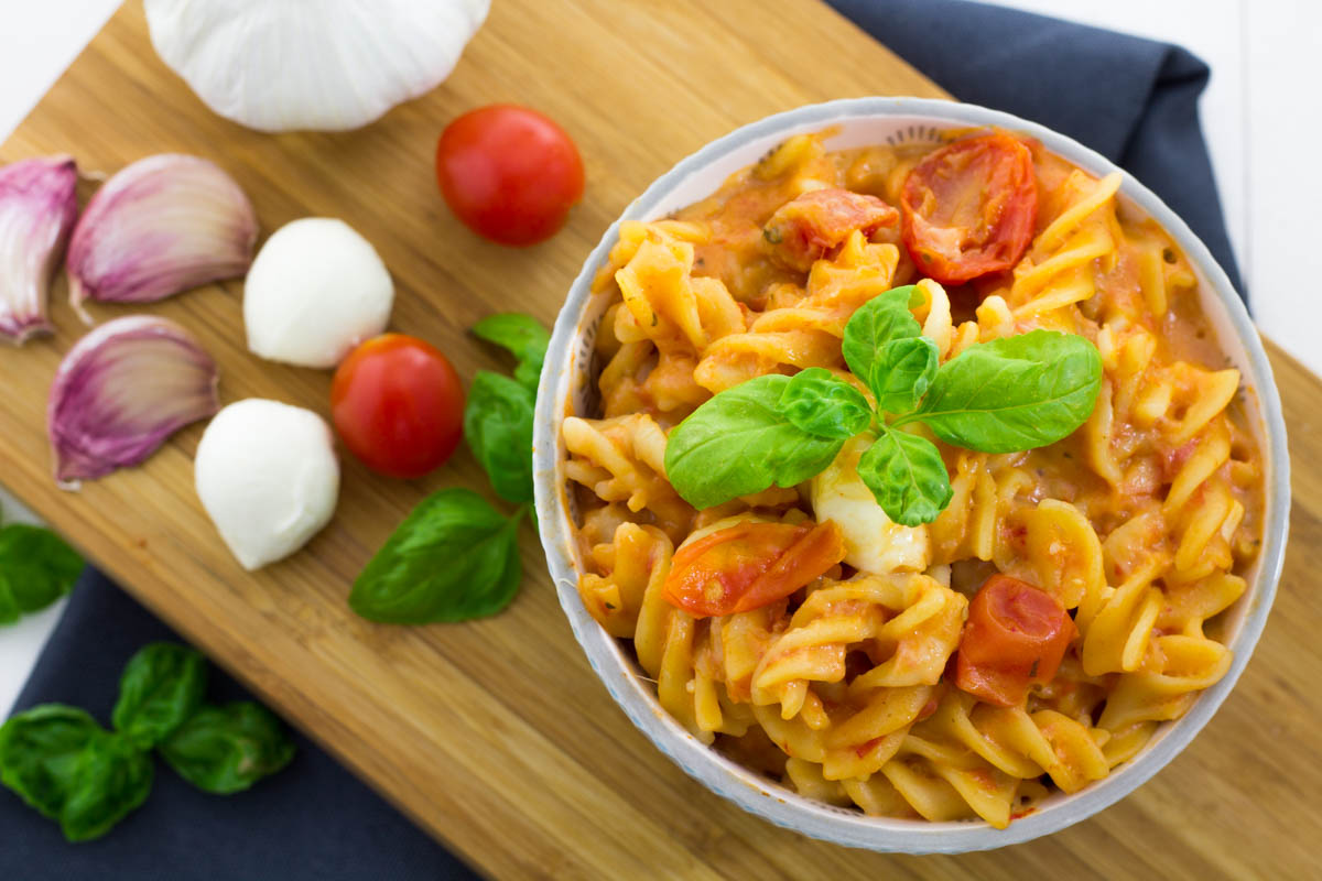 One Pot Pasta Tomate Mozzarella - Soulfood pur ⋆ Lieblingszwei * Foodblog